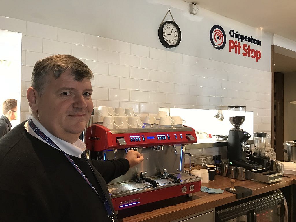 Chippenham Pit Stop - 'I'd rather serve Truckers than pop stars and ...